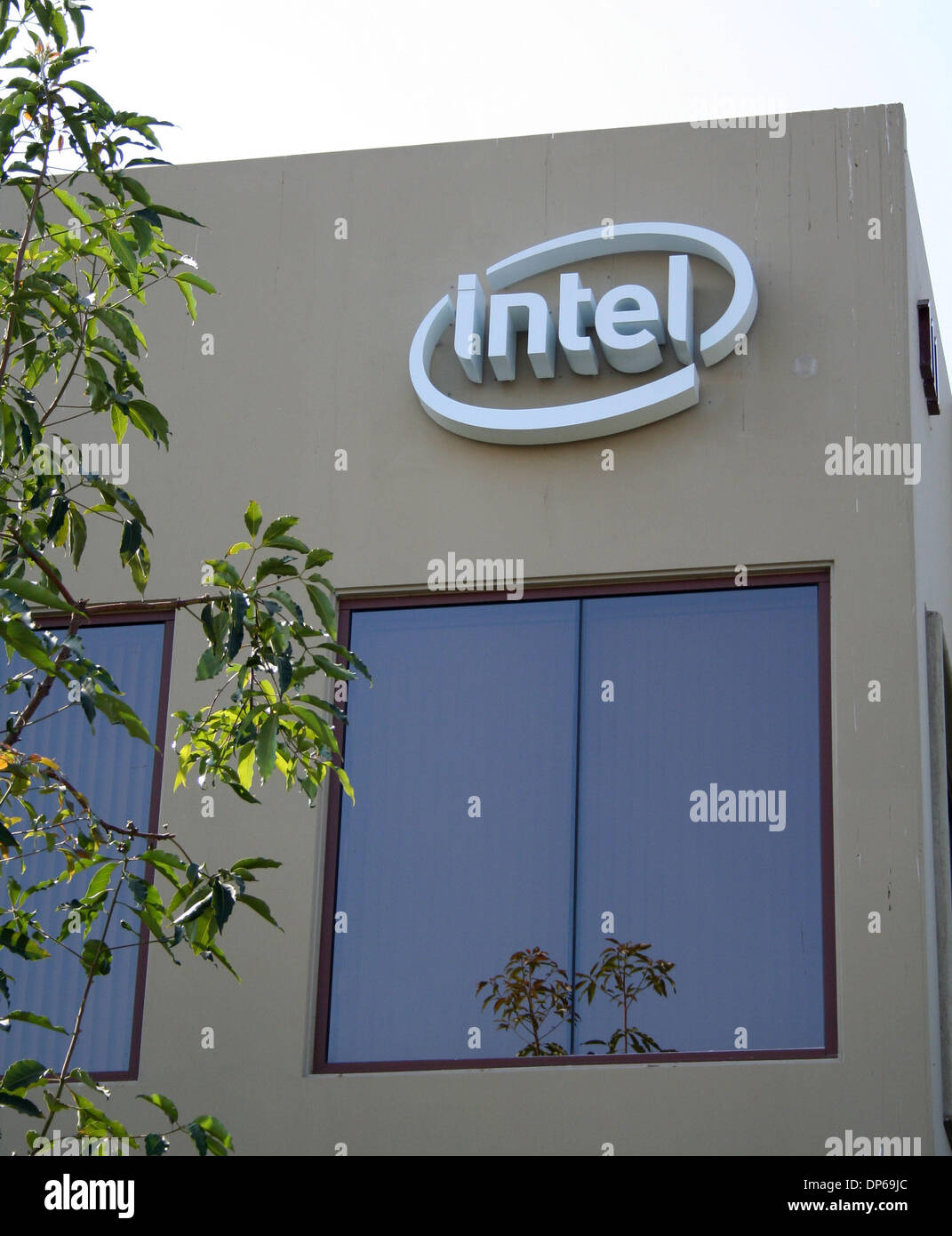 Embedded processors hi-res stock photography and images - Alamy