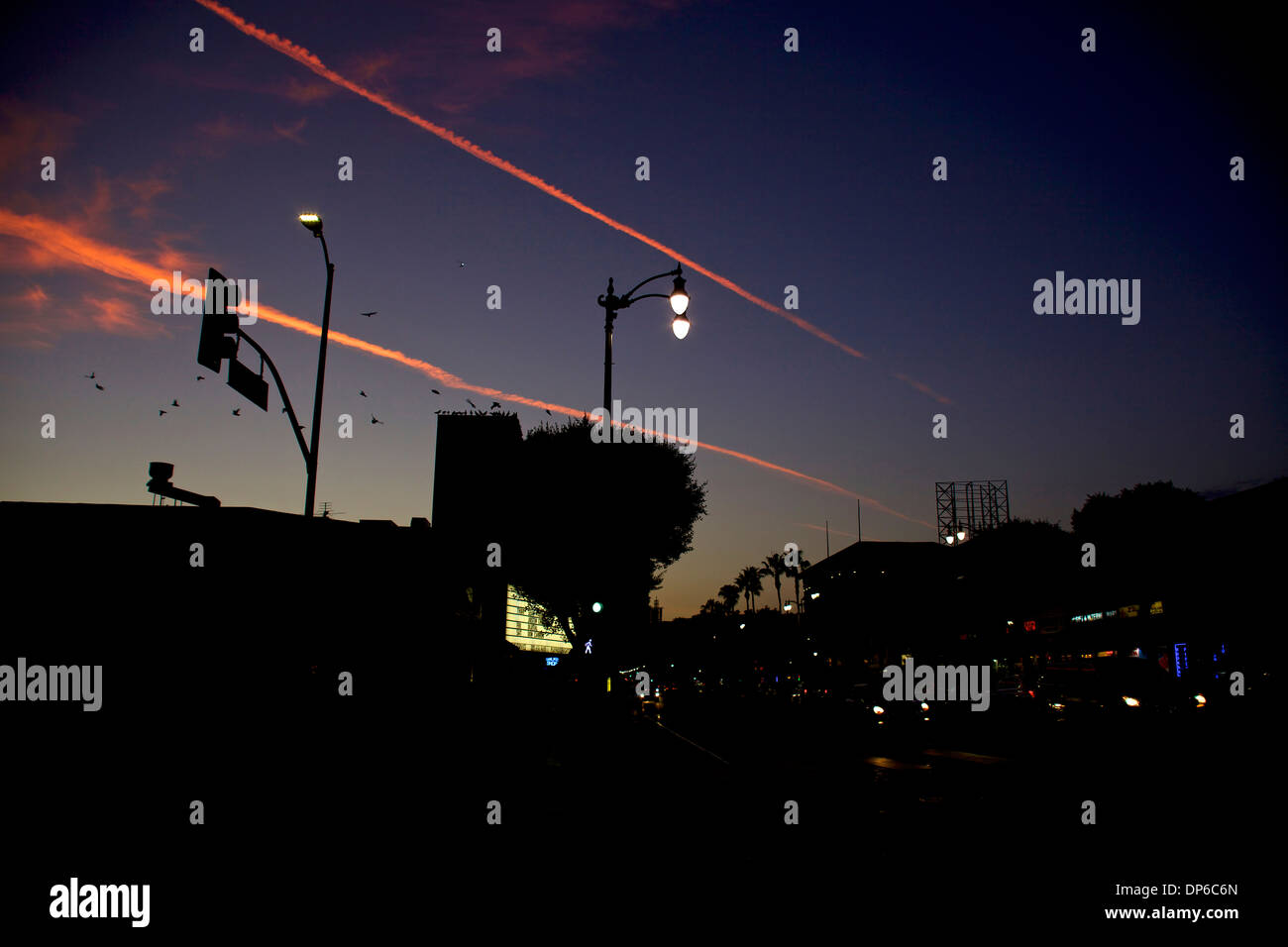 Night sky contrails hi-res stock photography and images - Alamy