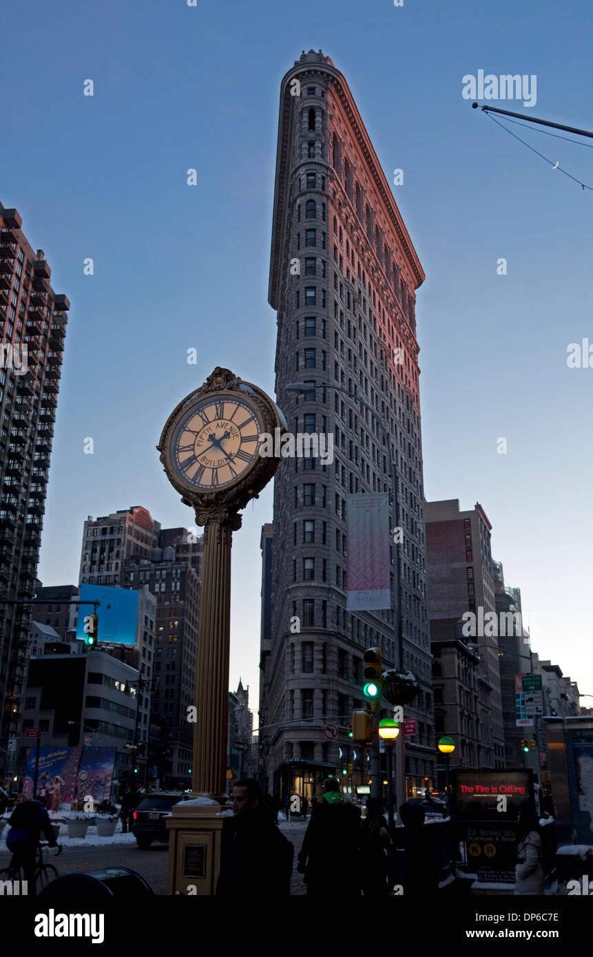 Flatiron building new york clock hi-res stock photography and images ...