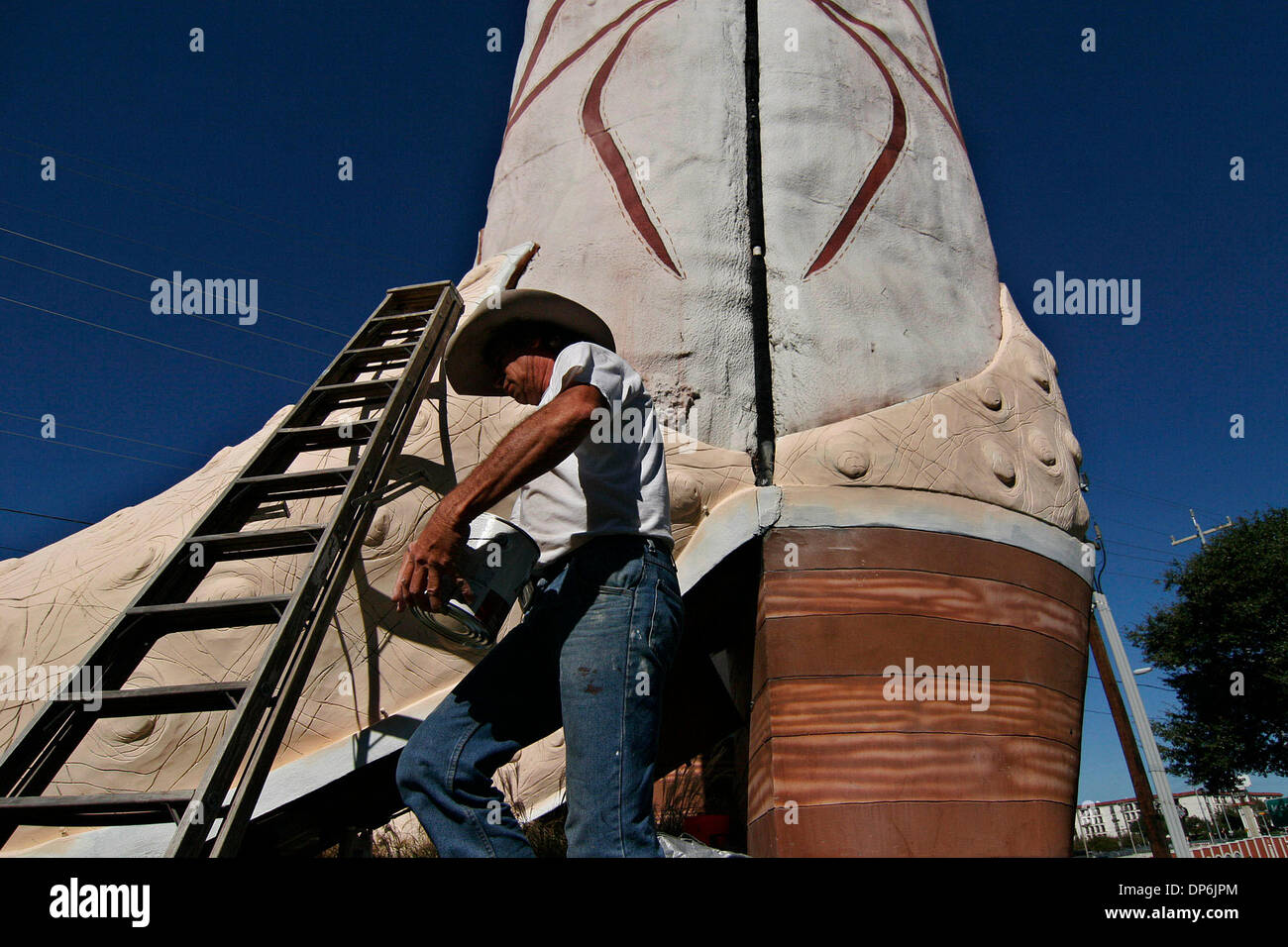 Oct 17, 2006; San Antonio, TX, USA; Western mural artist Stylle Read ...