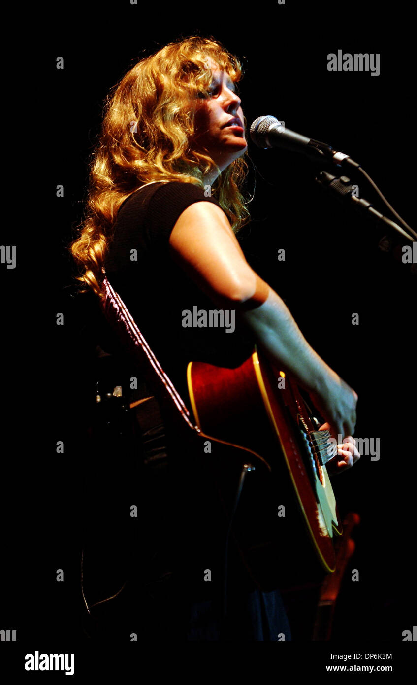 Oct 17, 2006; Raleigh, NC, USA; Musician TIFT MERRITT performs live as ...