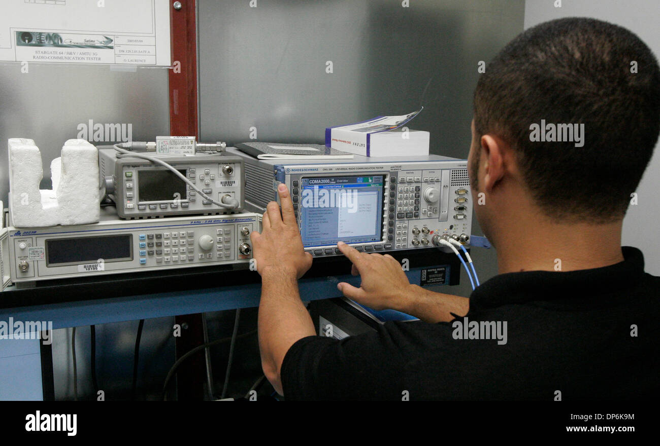 Anechoic chamber testing hi-res stock photography and images - Alamy