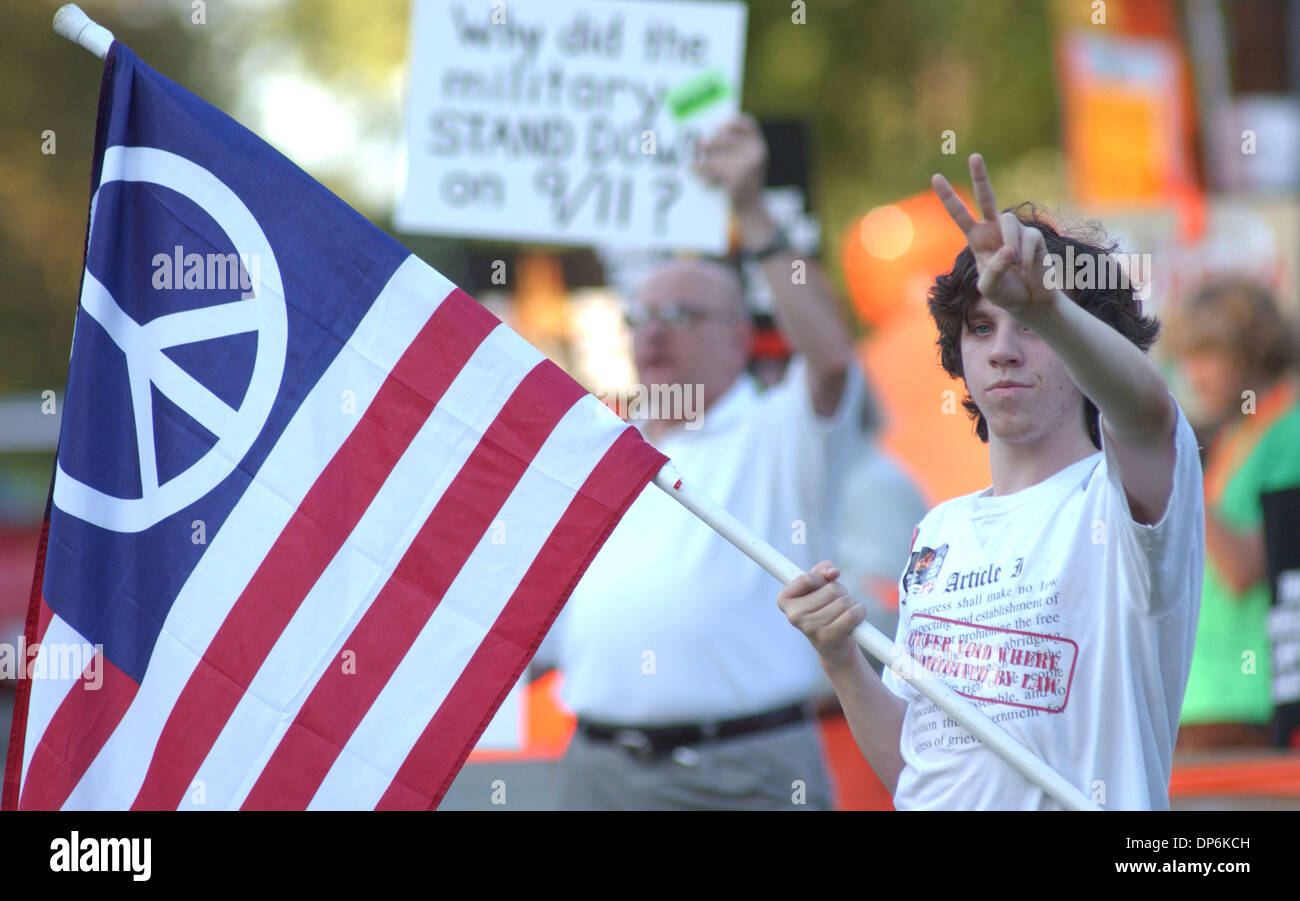 George bush visit protest hi-res stock photography and images - Alamy