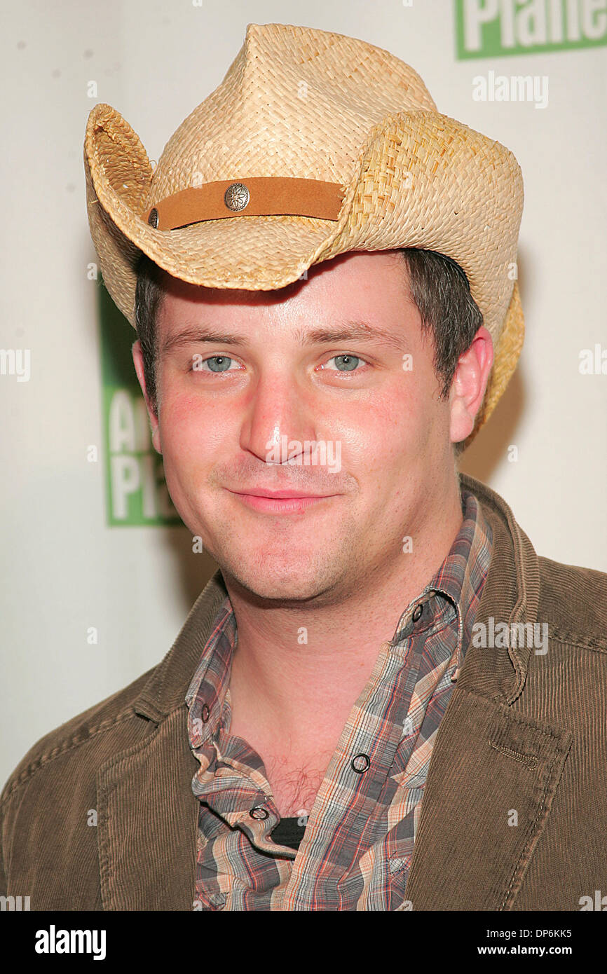 Oct 18, 2006; Hollywood, CA, USA; DAVE MIZEJEWSKI during arrivals at ...