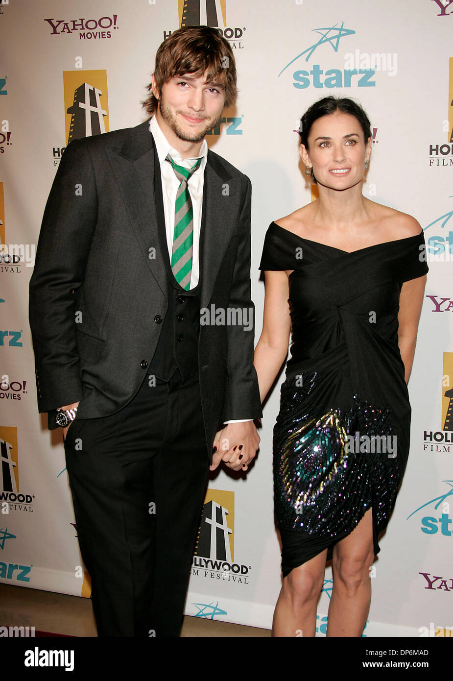 Ashton kutcher demi moore 23 actor hi-res stock photography and images ...