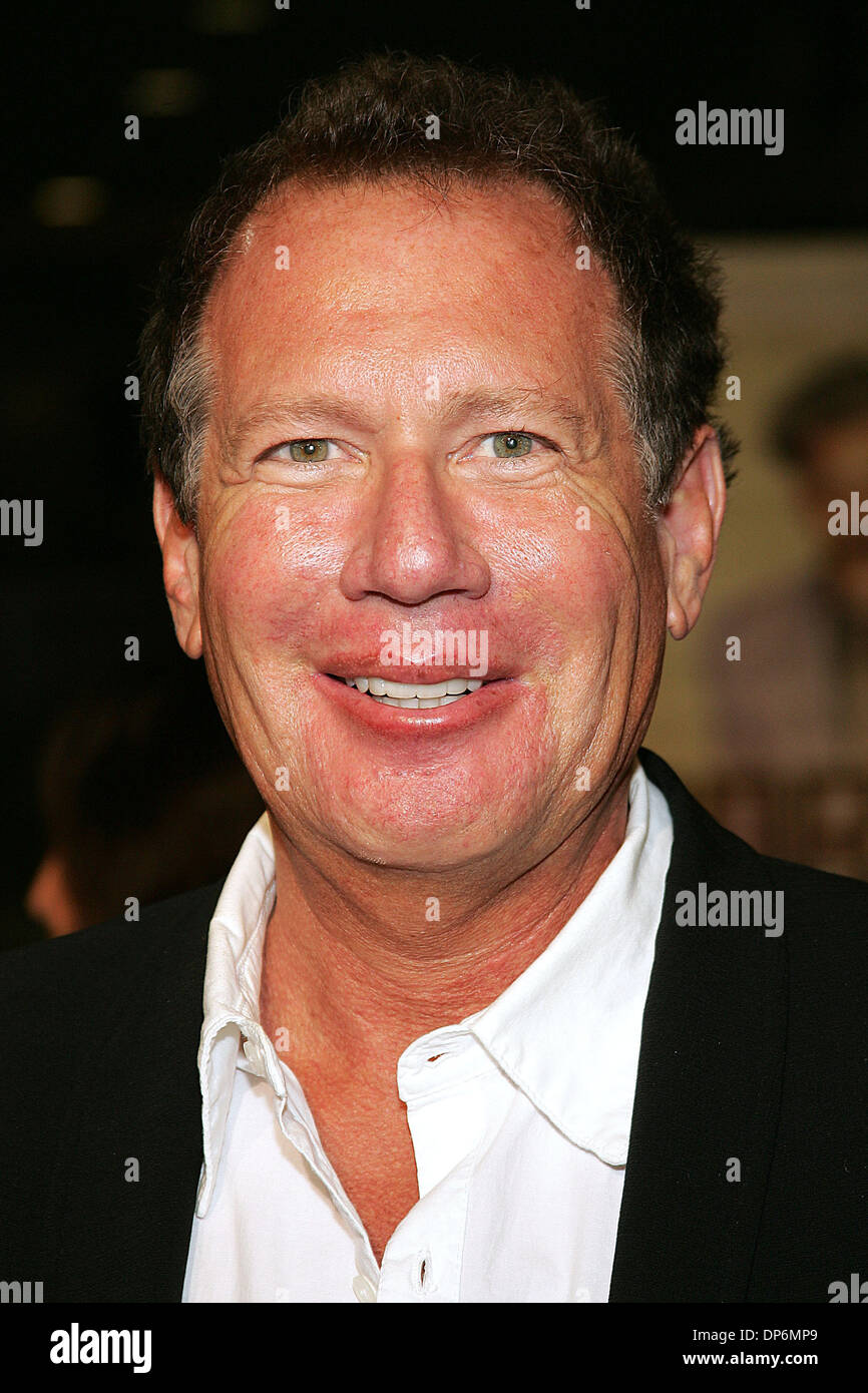 Gary shandling hi-res stock photography and images - Alamy