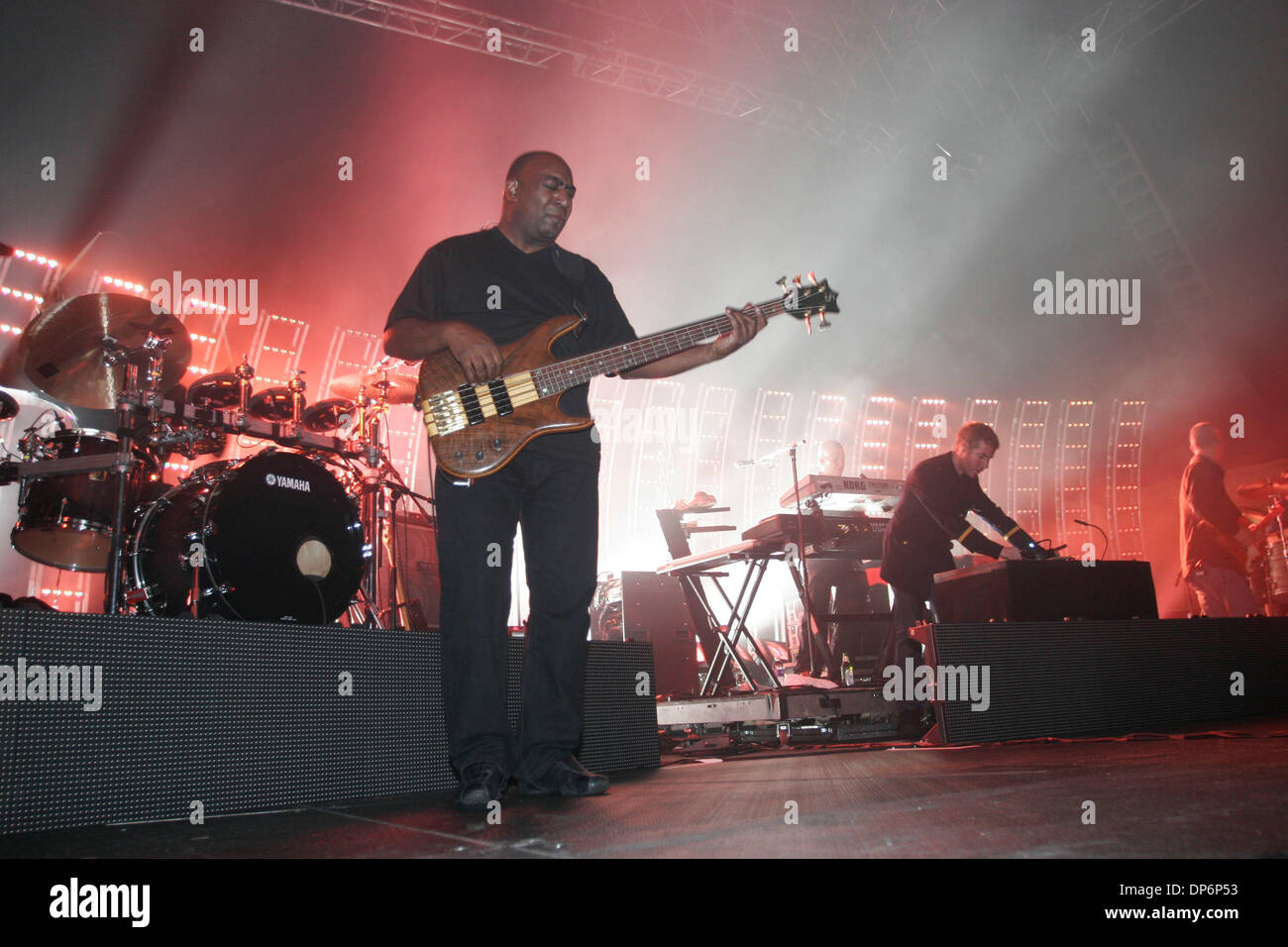 Massive attack band hi-res stock photography and images - Alamy
