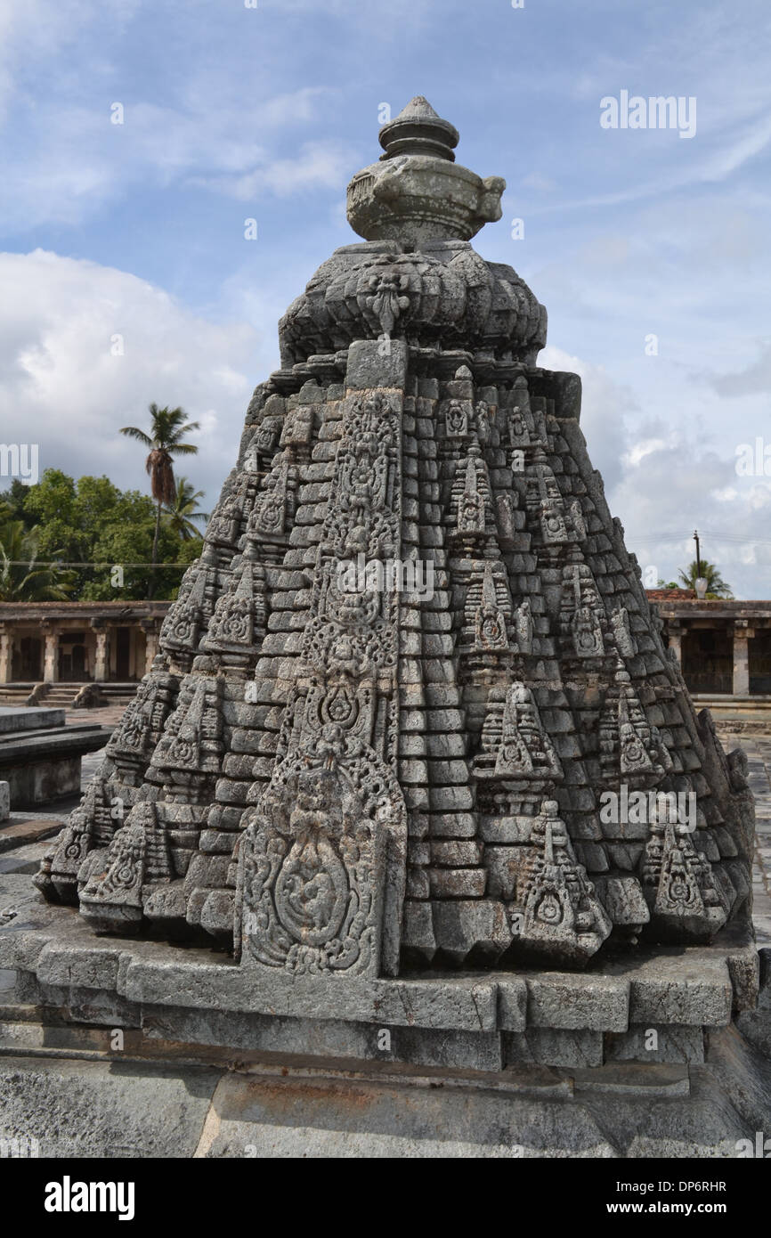 Belur Chennakesava temple - Pillars and sculptures- pyramidal objects ...