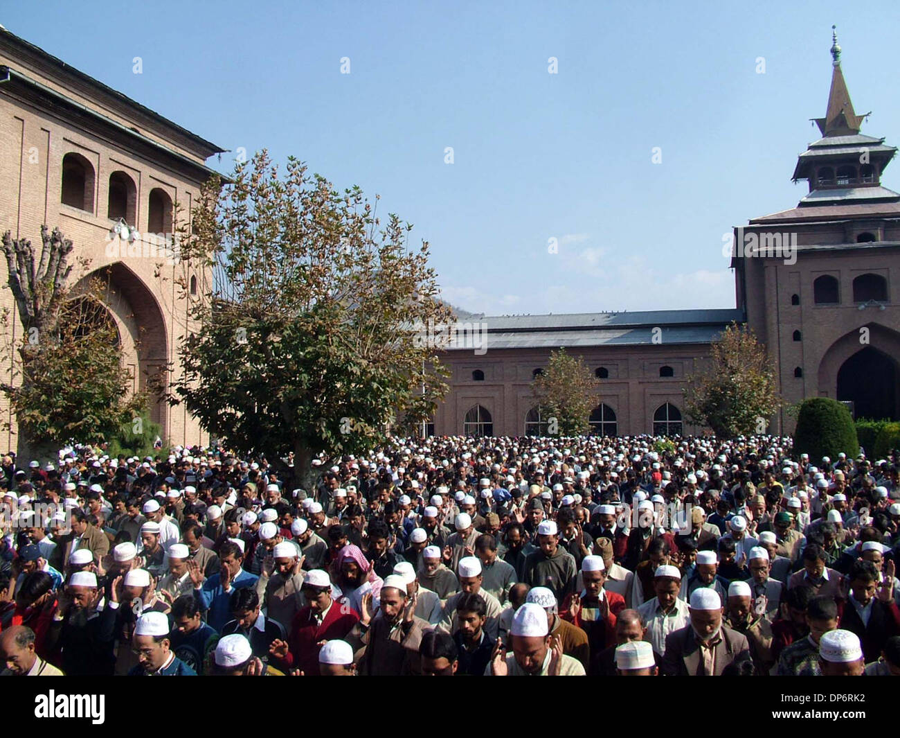 Oct 25, 2006; Srinagar, Kashmir, INDIA; Indian Kashmiri men pray on the ...