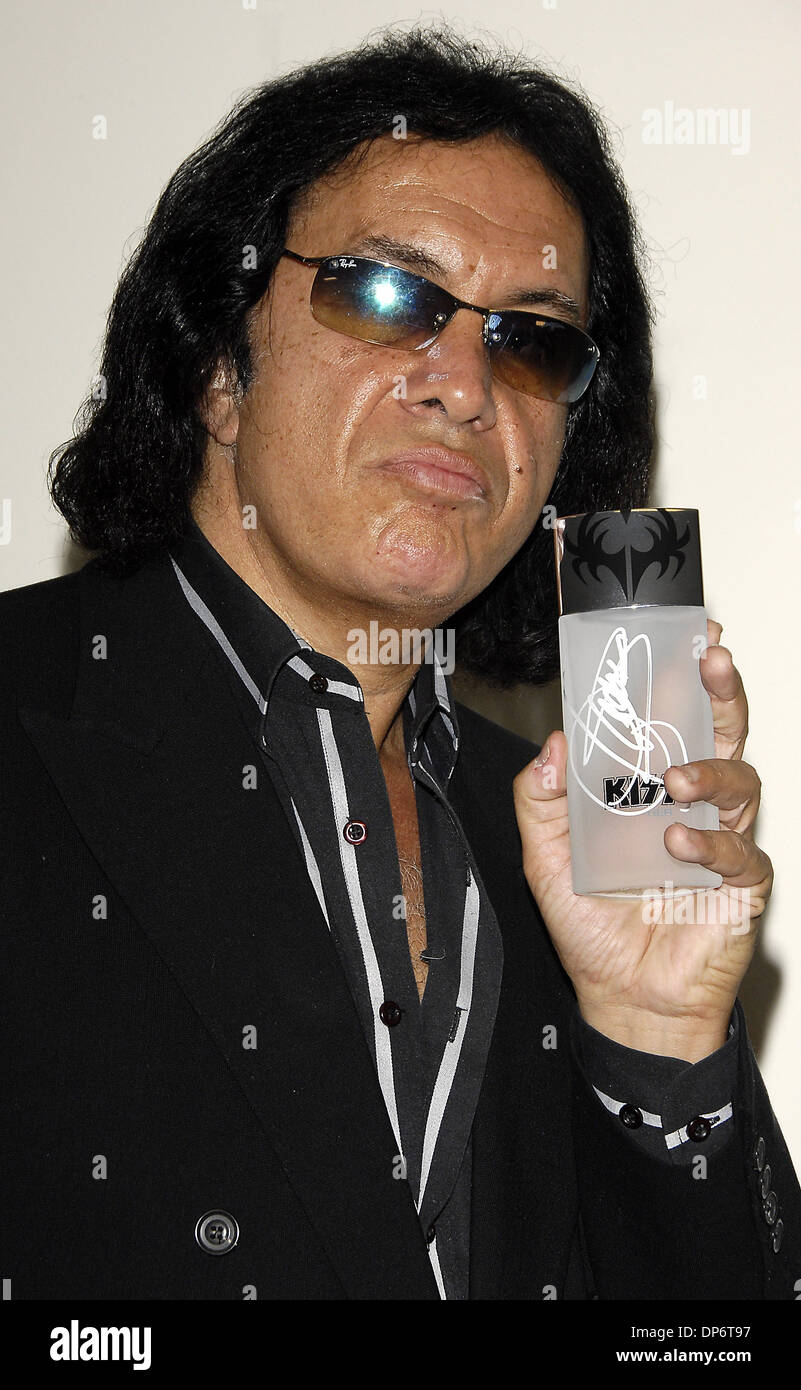 October 25, 2006; Riverside, CA, USA; Musician GENE SIMMONS promoting ...