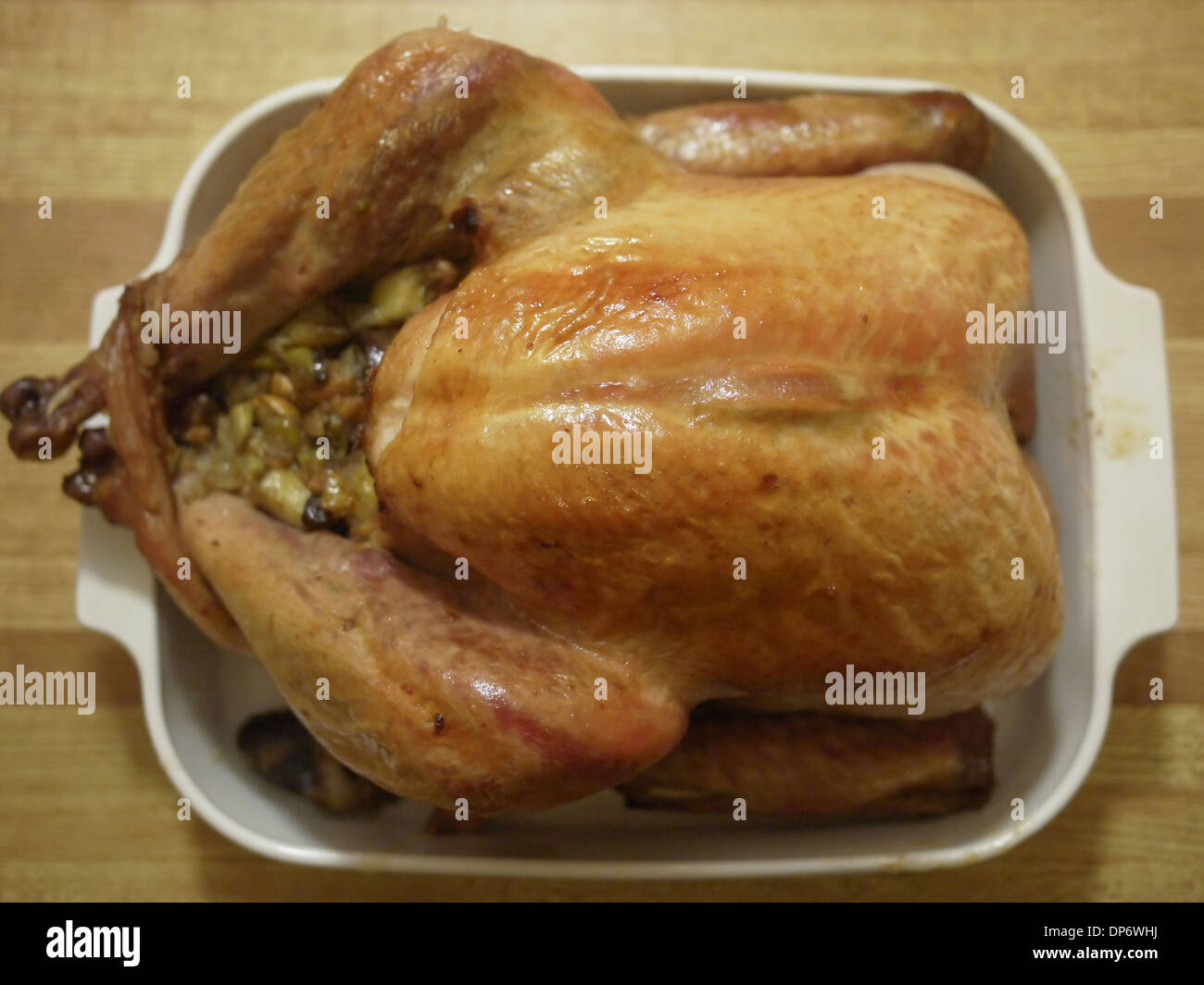 Top view of a cooked turkey at home Stock Photo - Alamy
