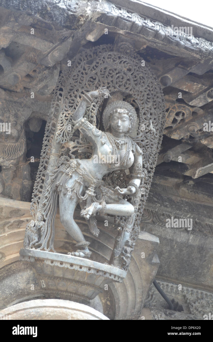 Belur Chennakesava temple - Pillars and sculptures - celestial maidens ...