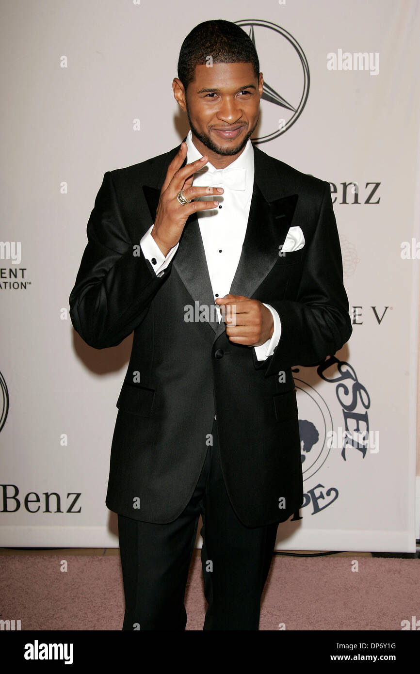 Oct 28, 2006; Beverly Hills, California, USA; Singer USHER at the 17th ...