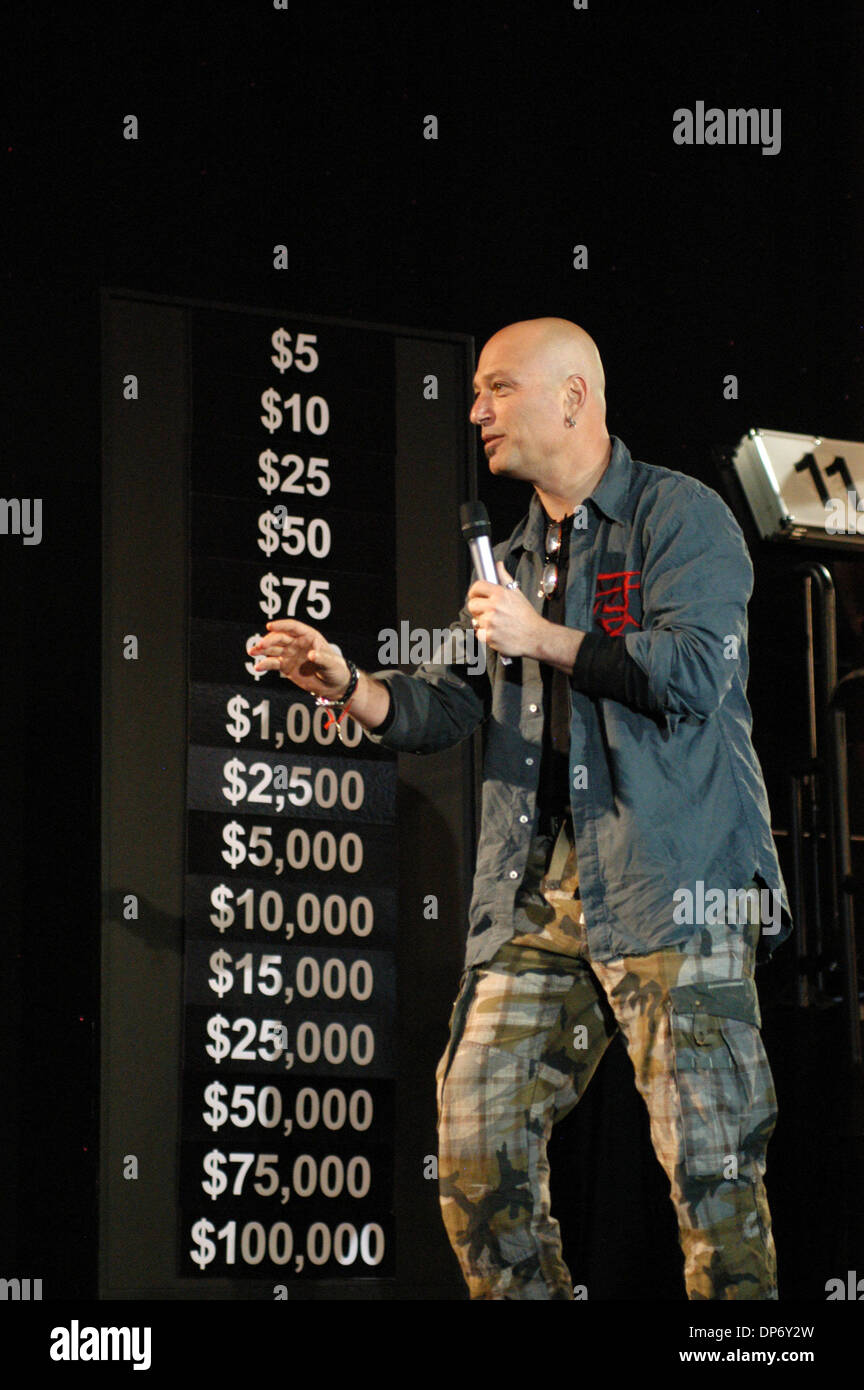 Oct 28, 2006; Ledyard, CT, USA; HOWIE MANDEL in the ballroom at ...