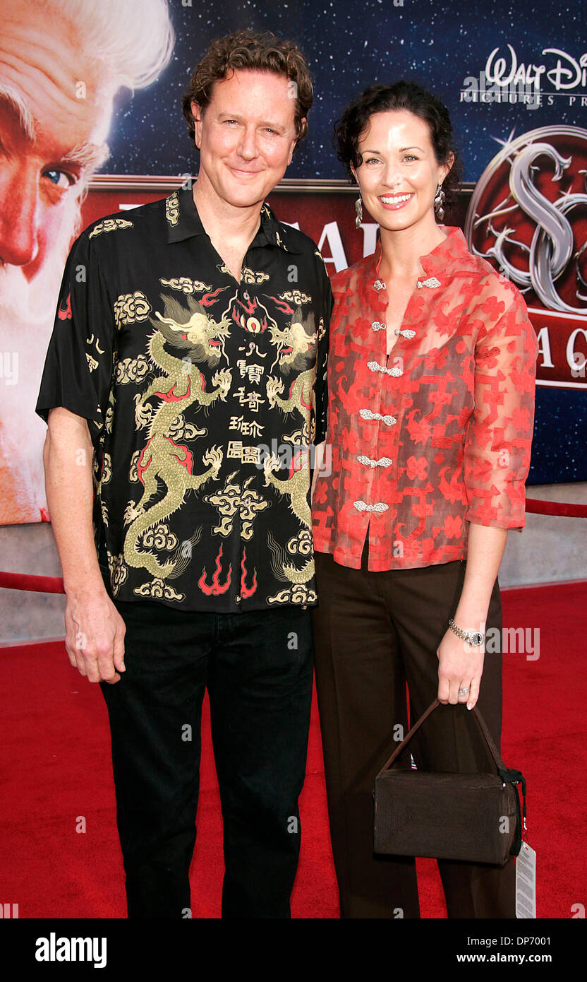Oct 29, 2006; Hollywood, California, USA; Actor JUDGE REINHOLD & WIFE ...