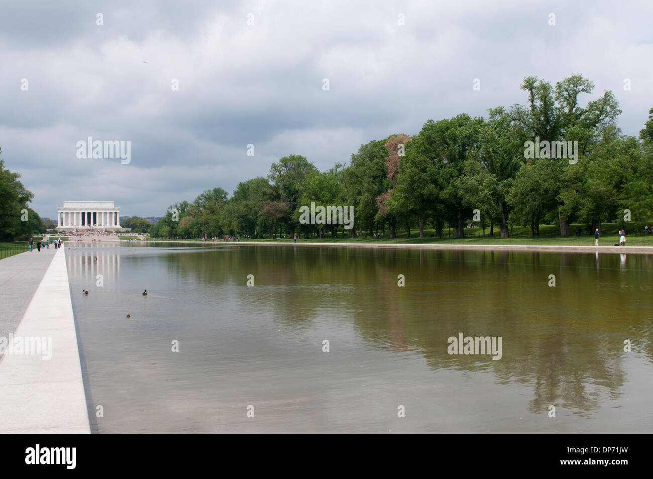 The Lincoln Memorial Reflecting Pool in Washington DC, USA Stock Photo ...