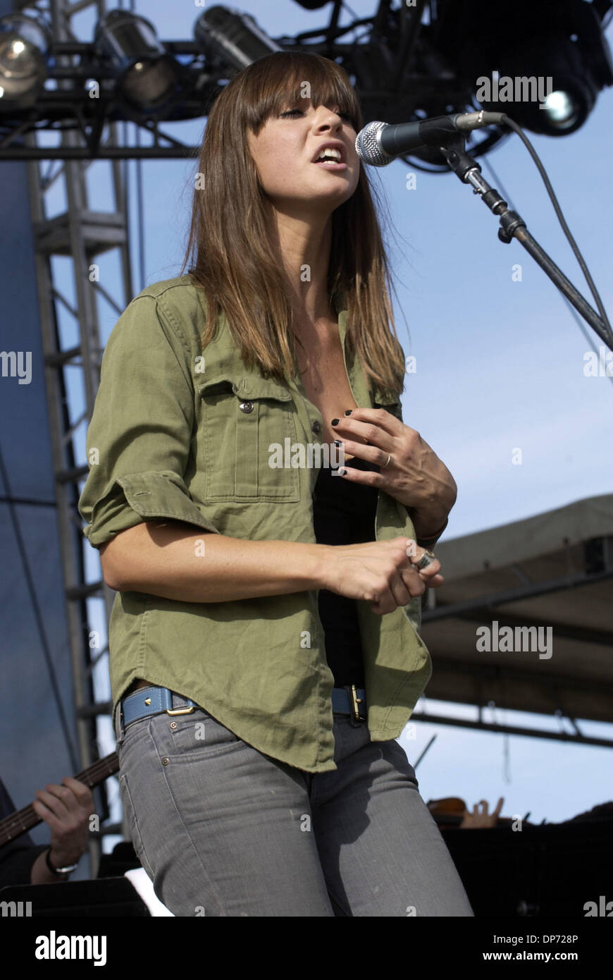 Oct 28, 2006; Las Vegas, NV, USA; Singer CHAN MARSHALL with the band ...