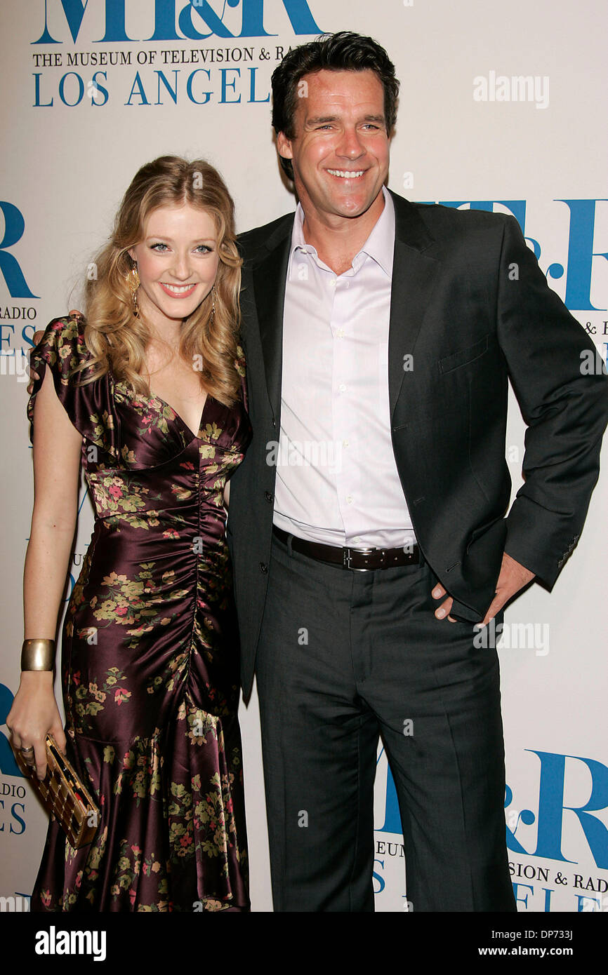 Oct 30, 2006; Beverly Hills, CA, USA; JENNIFER FINNIGAN and date at the ...