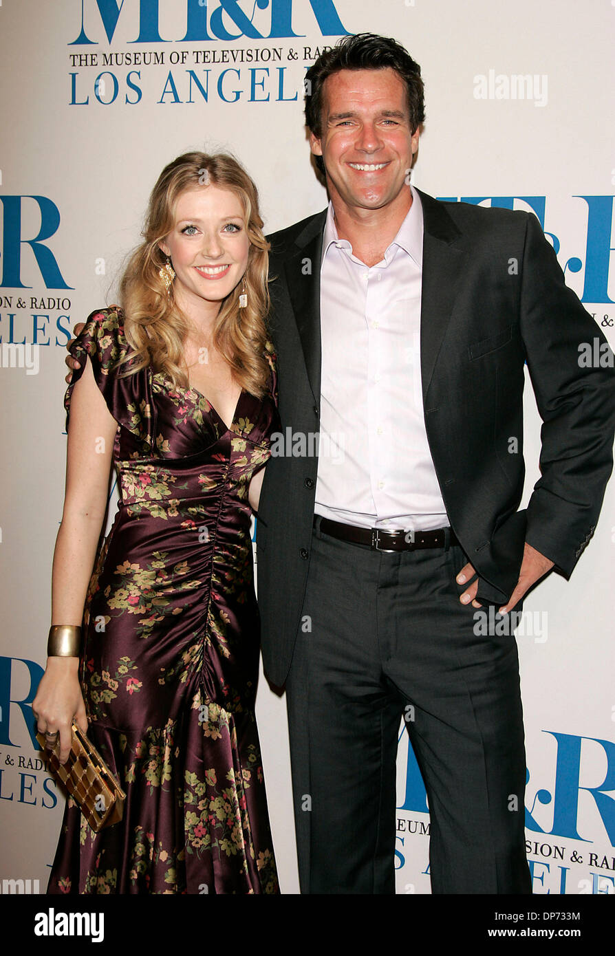 Oct 30, 2006; Beverly Hills, CA, USA; JENNIFER FINNIGAN and date at the ...
