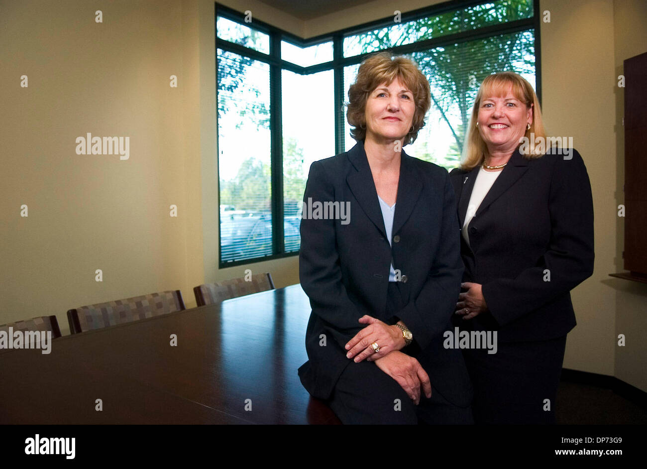 Nov 01, 2006; Encinitas, CA, USA; Nancy Beardsley, left, and Pamela ...