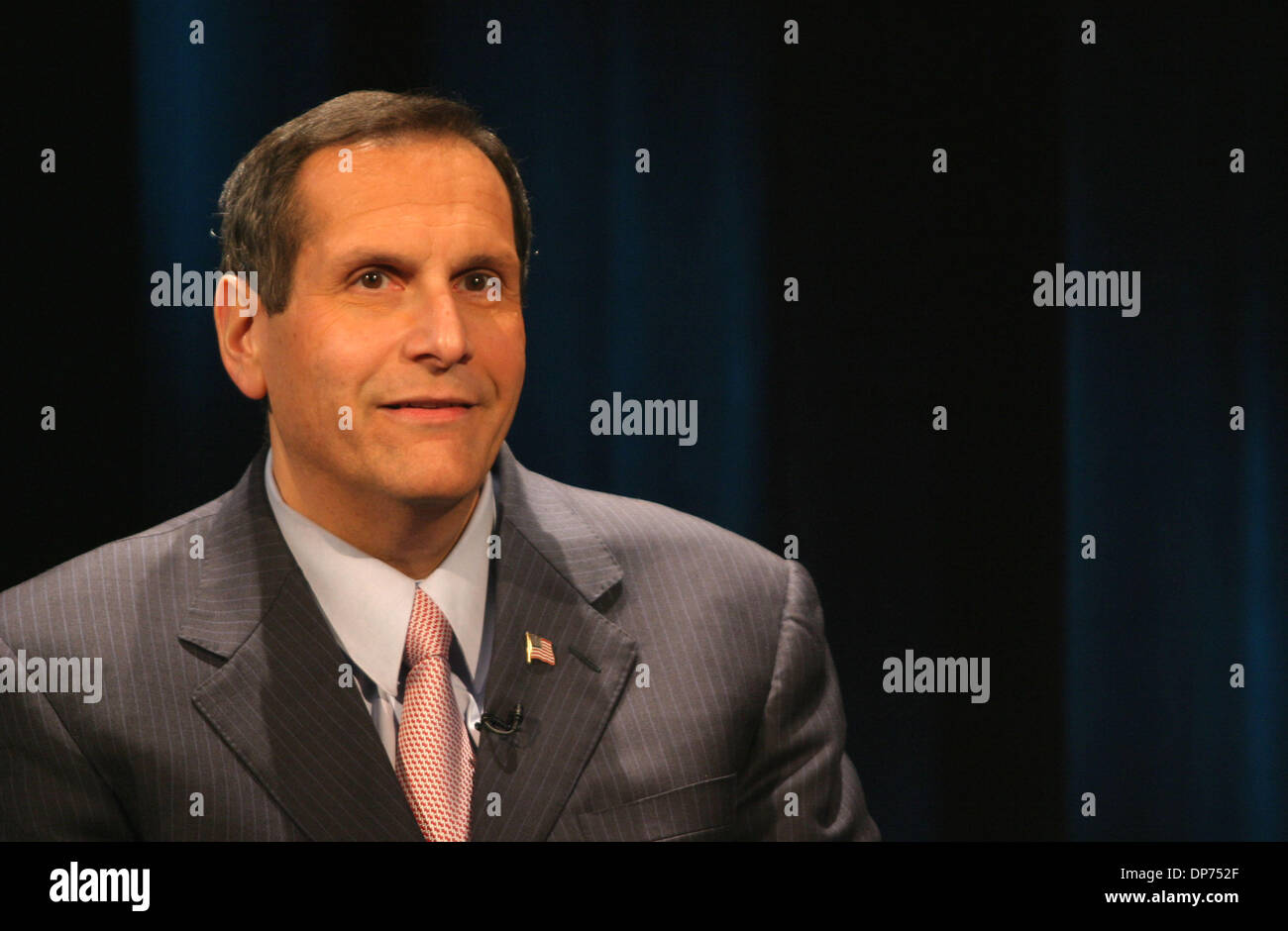 Nov 02, 2006; Hamden, CT, USA; CT Republican Candidate for Senate ALAN ...