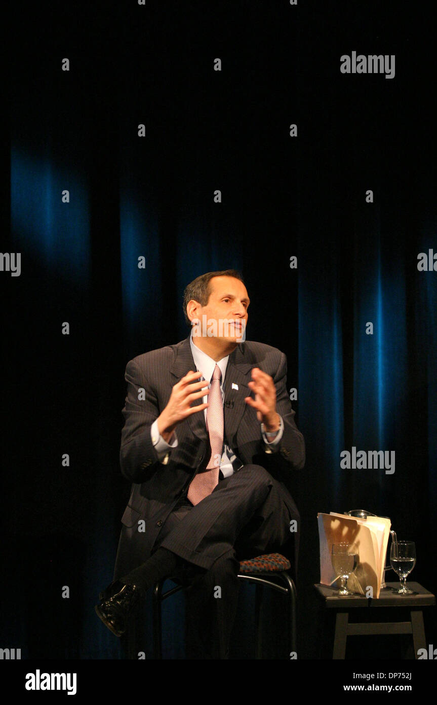 Nov 02, 2006; Hamden, CT, USA; CT Republican Candidate for Senate ALAN ...
