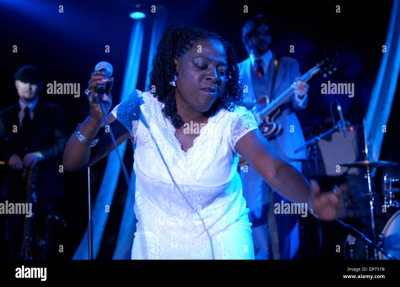 Jun 26, 2006 - Vancouver, British Columbia, Canada - SHARON JONES And ...