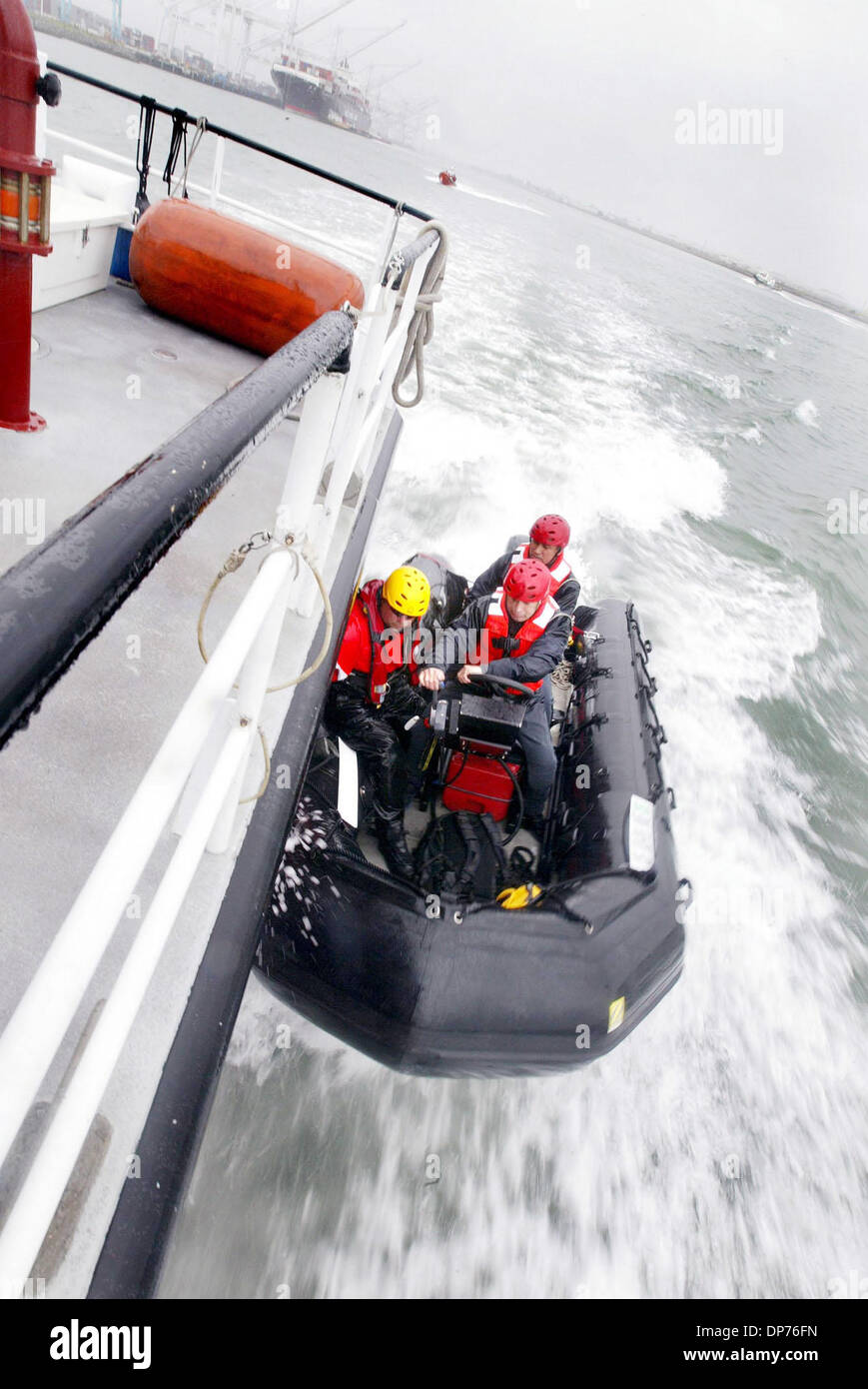 Water rescue team hi-res stock photography and images - Alamy