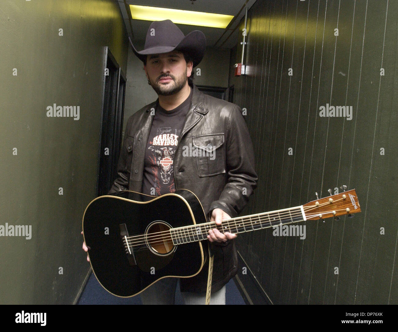 Nov 04, 2006; Raleigh, NC, USA; Country musician RAY SCOTT poses for ...