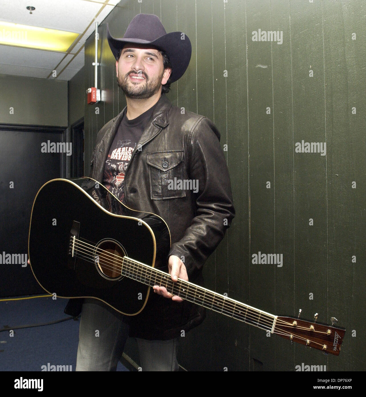 Nov 04, 2006; Raleigh, NC, USA; Country musician RAY SCOTT poses for ...