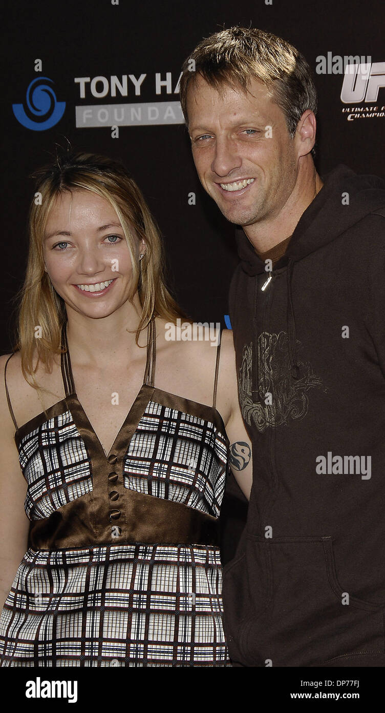 Tony hawk and wife lhotse merriam hi-res stock photography and images ...