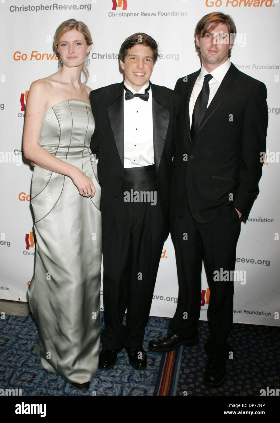 Nov 06, 2006; New York, NY, USA; ALEXANDRA REEVE, WILL REEVE and ...