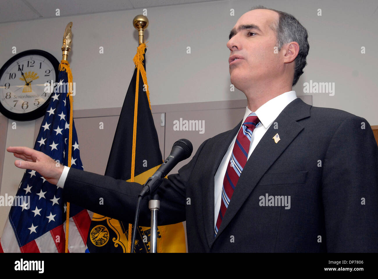 Candidate state treasurer campaign hi-res stock photography and images ...