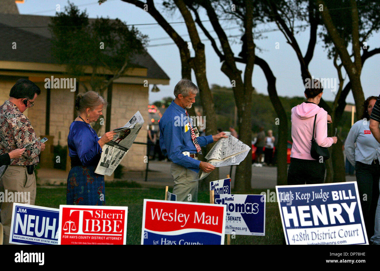 Nov 07, 2006; Austin, TX, USA; Toni Turner and Steve Janda read the ...