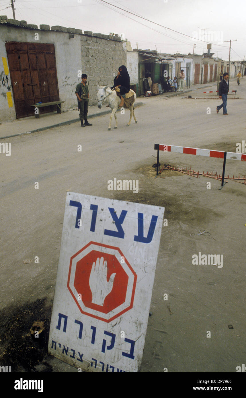 Rafah Crossing 1980s. Palestinian, Gaza Strip April 1982. Bedouin woman ...
