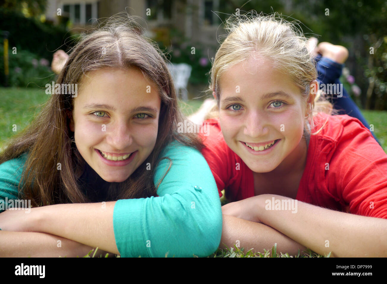 two smiling sisters Stock Photo - Alamy