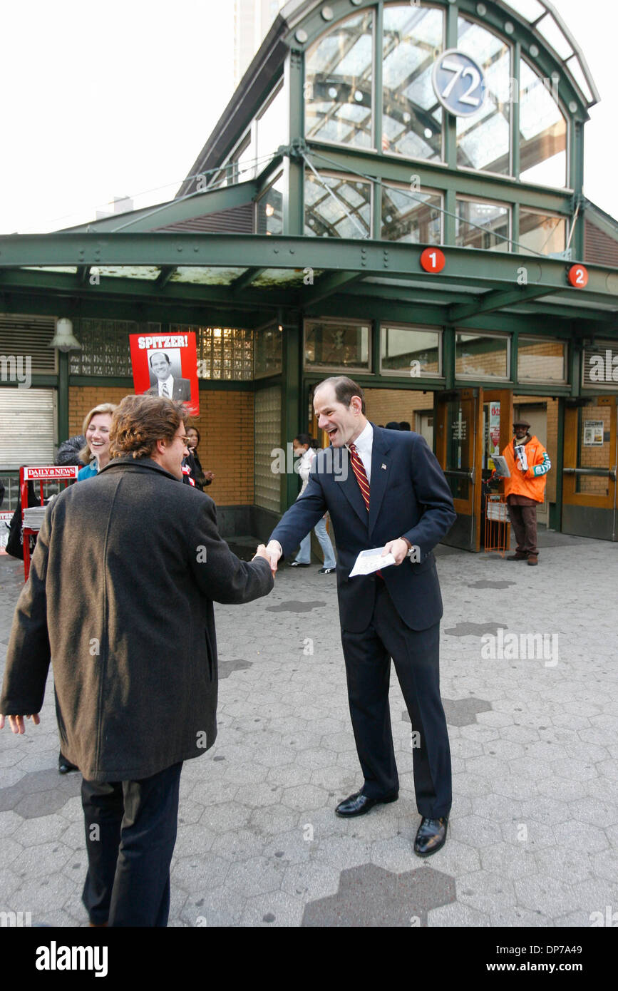 New voting wall hi-res stock photography and images - Alamy