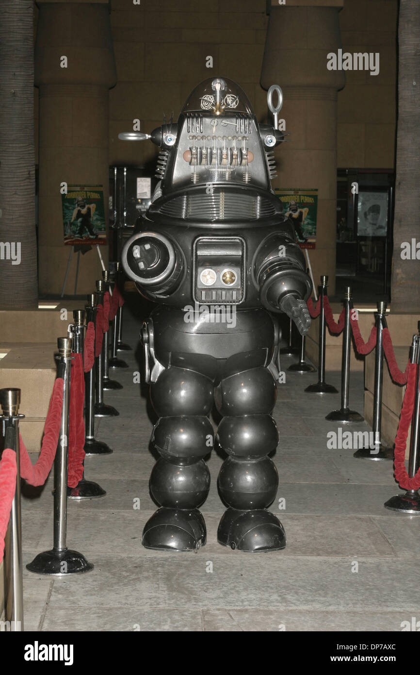 Nov 08, 2006; Los Angeles, CA, USA; Actor ROBBY THE ROBOT at the 50th ...