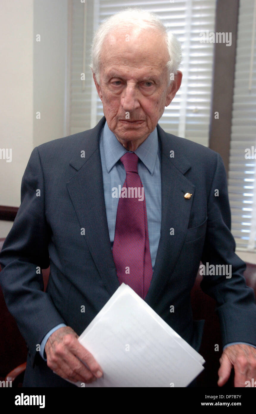 Nov 09, 2006; MANHATTAN, NEW YORK, USA; Manhattan District Attorney ...