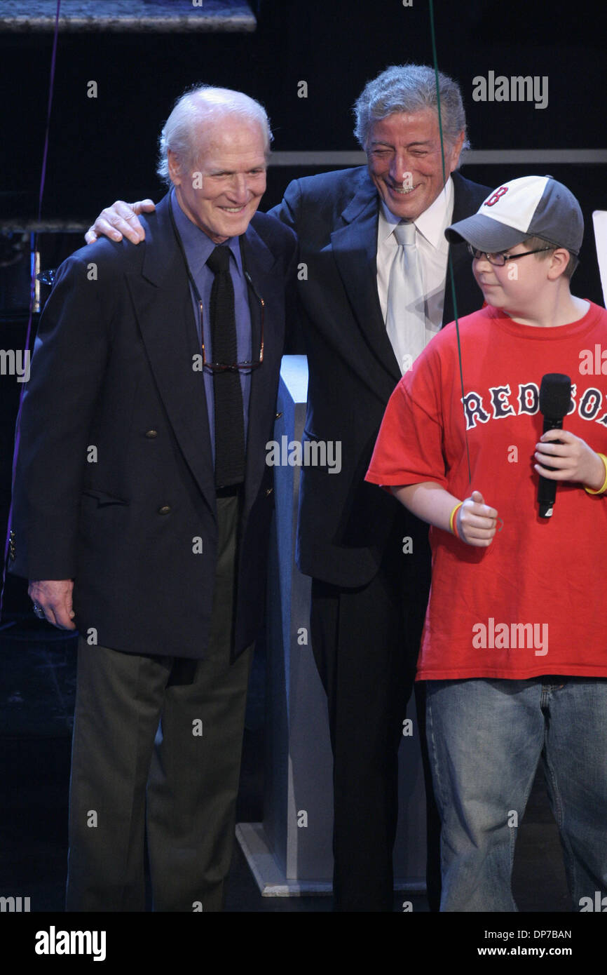 Nov 09, 2006; Los Angeles, CA, USA; Actor PAUL NEWMAN, Singer TONY ...