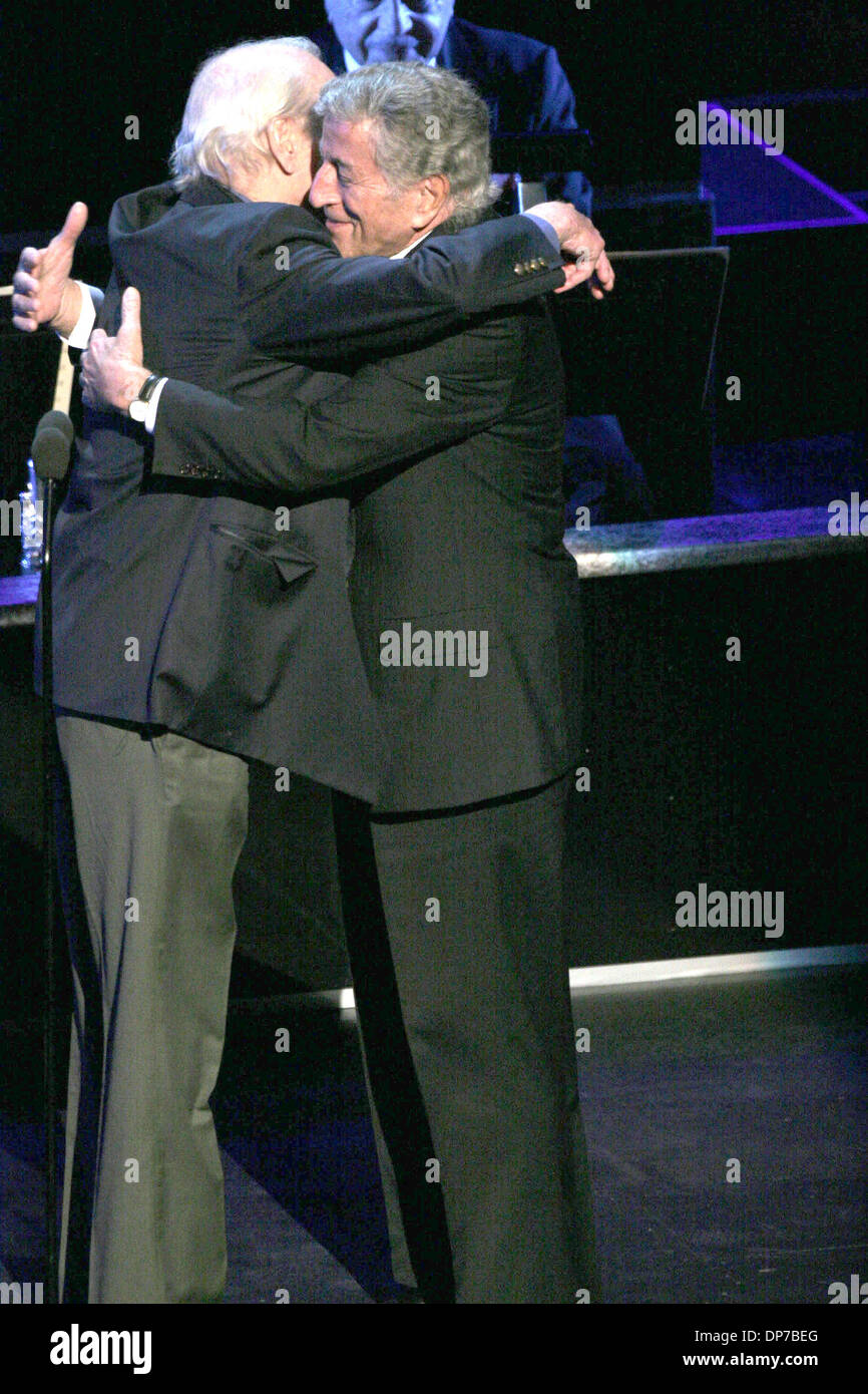 Nov 09, 2006; Los Angeles, CA, USA; Singer Legend TONY BENNETT and ...