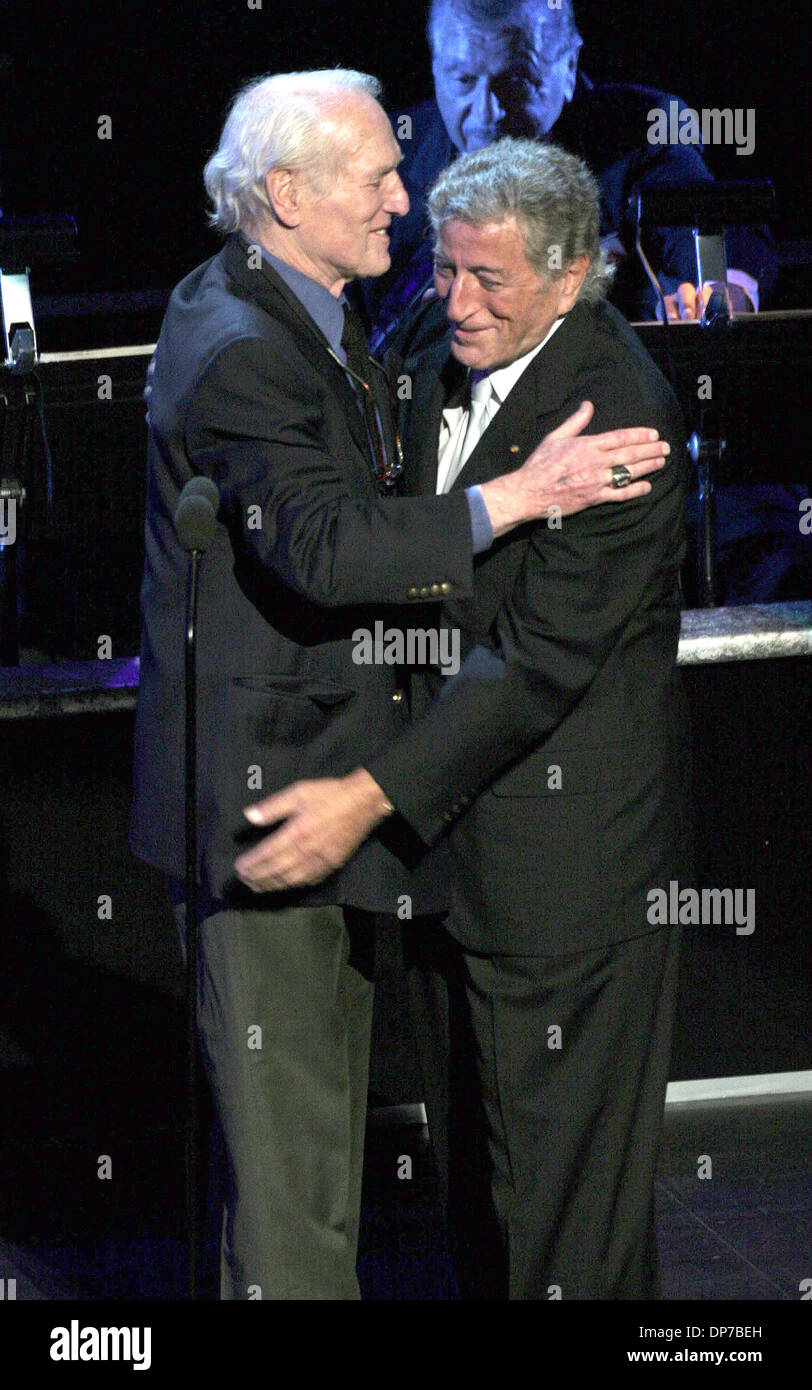 Nov 09, 2006; Los Angeles, CA, USA; Singer Legend TONY BENNETT and ...