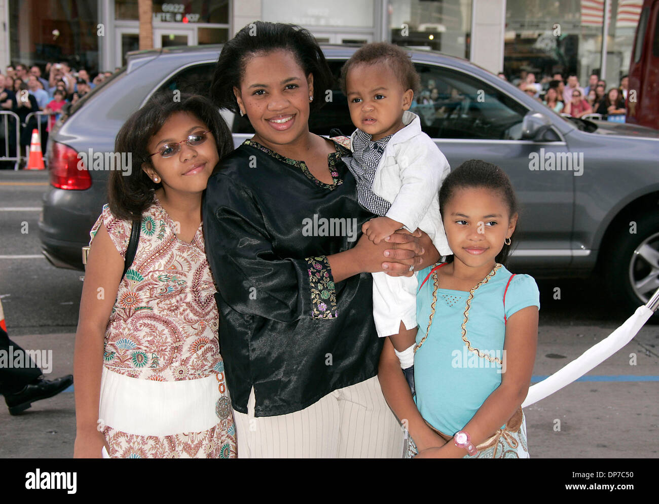 Nov 12, 2006; Hollywood, California, USA; Actress CHANDRA WILSON & KIDS ...