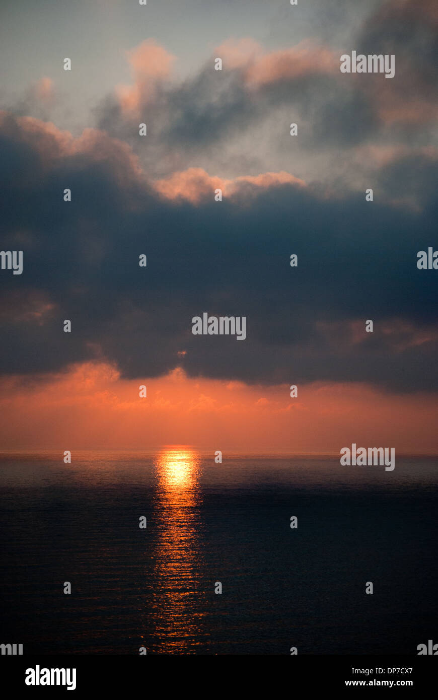 Evening sun setting hi-res stock photography and images - Alamy