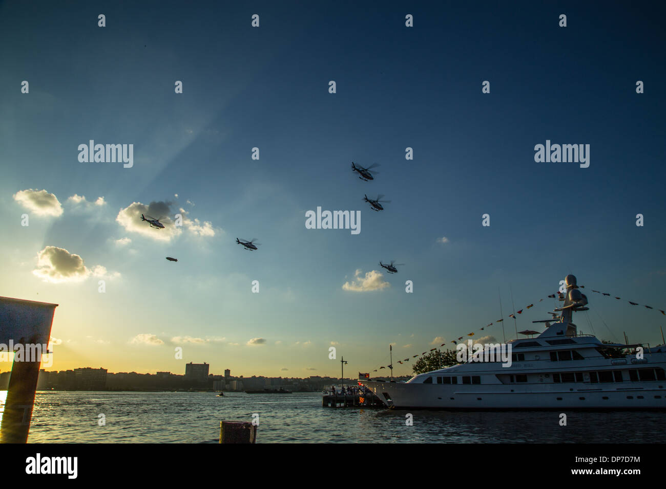 Chelsea piers pier hi-res stock photography and images - Alamy