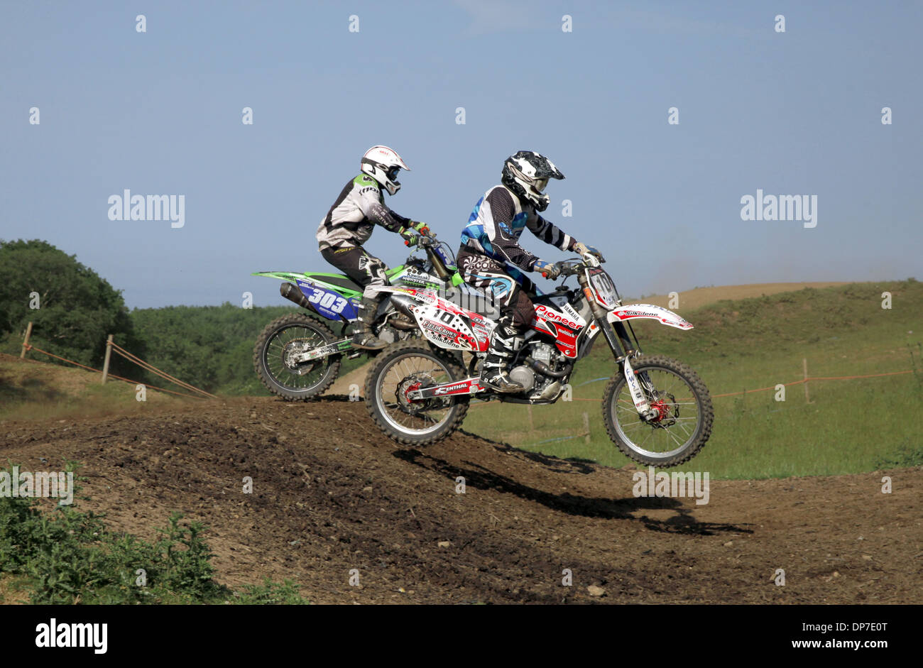 DAN SIXSMITH PHIL RIDLEY SKELDER BANK WHITBY SKELDER BANK WHITBY ...