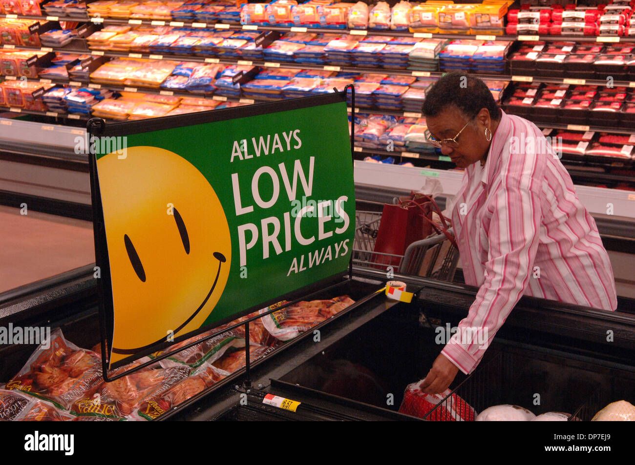 Wal mart atlanta 2006 hi-res stock photography and images - Alamy