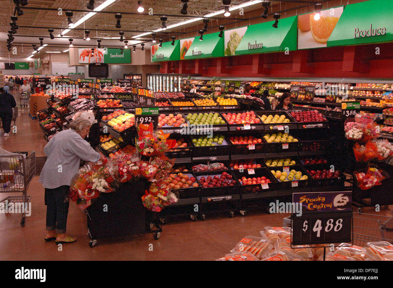 Nov 13, 2006; Atlanta, GA, USA; Customers shop for groceries at the new ...