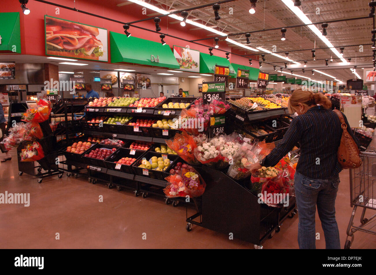 Wal mart atlanta 2006 hi-res stock photography and images - Alamy