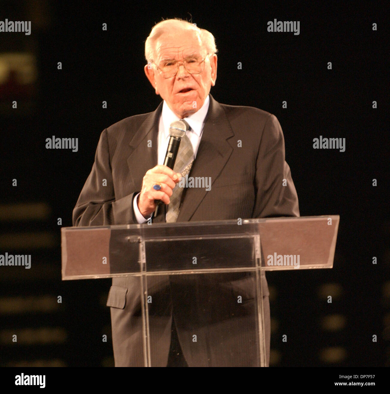 Robert schuller hi-res stock photography and images - Alamy